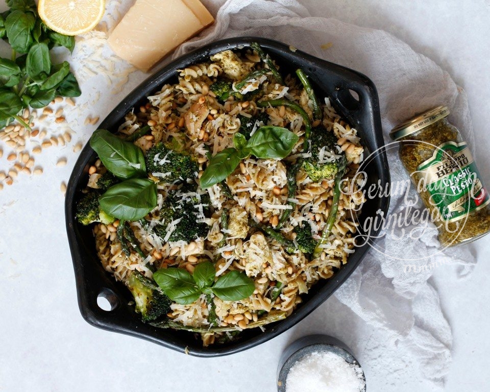 Einfalt, fljótlegt og hrikalega gott kjúklinga pestó pastasalat | Gerum ...